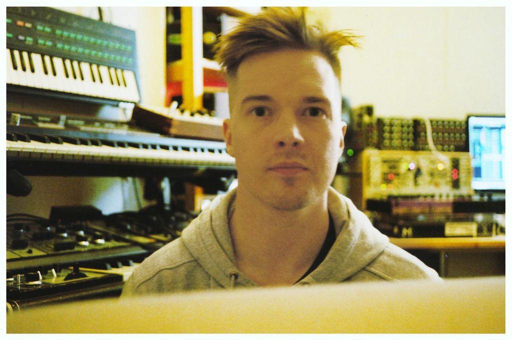 Runopoika #1 - The Wire