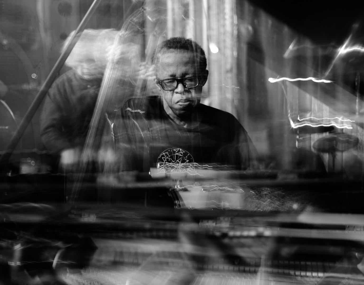 A piano dropped from space: Matthew Shipp on harmony - The Wire