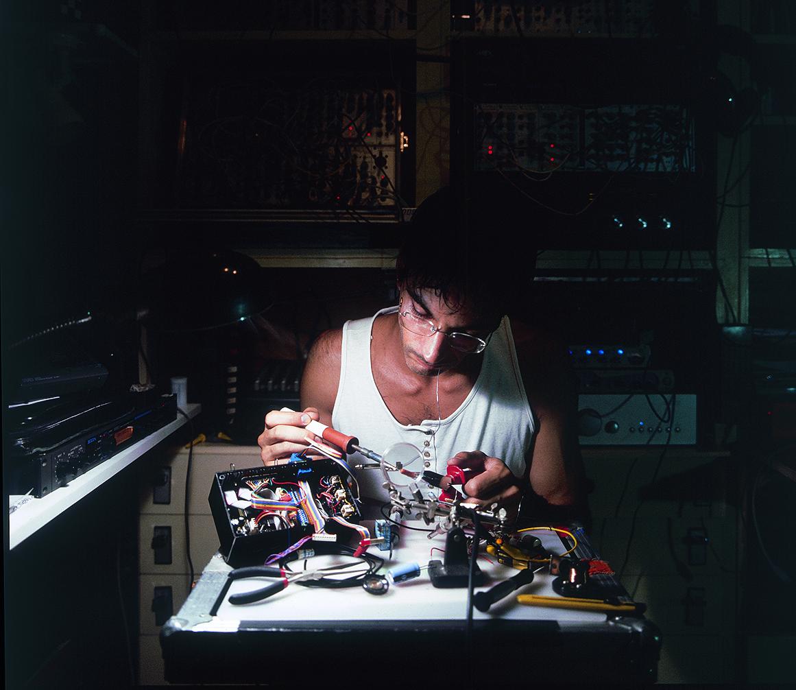 Wire mix: Rafael Toral - The Wire